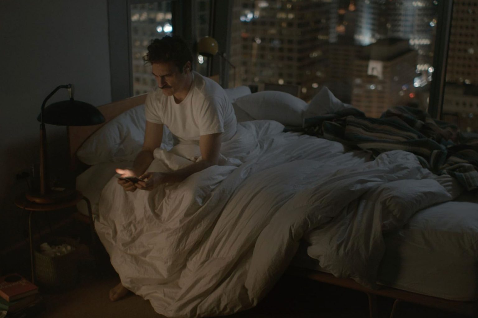 How does being reachable online 24/7 impact personal space? - RUSSH